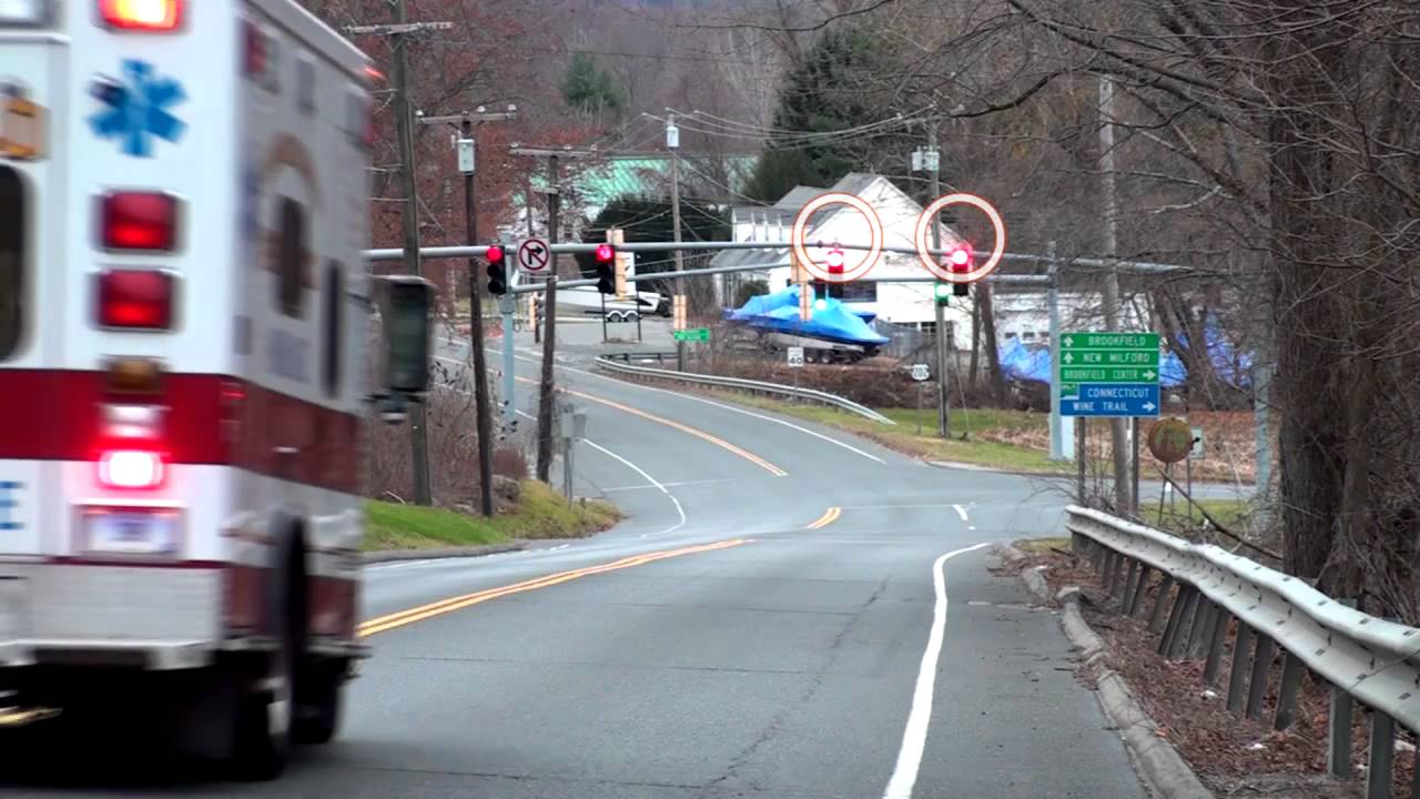 Connecticut Traffic Lights - YouTube