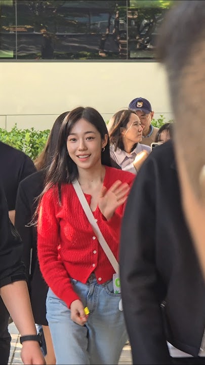 영화 청설 홍경 노윤서 김민주 출퇴근길 (241110 CGV 영등포) #청설 #홍경 #노윤서 #김민주 - YouTube