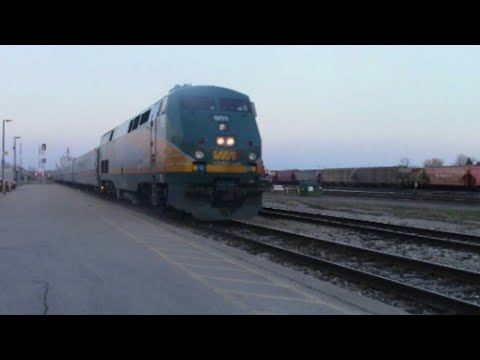 RARE! Unwrapped P42DC 901 RETURN! GEXR and VIA 87 May 1, 2018 - YouTube