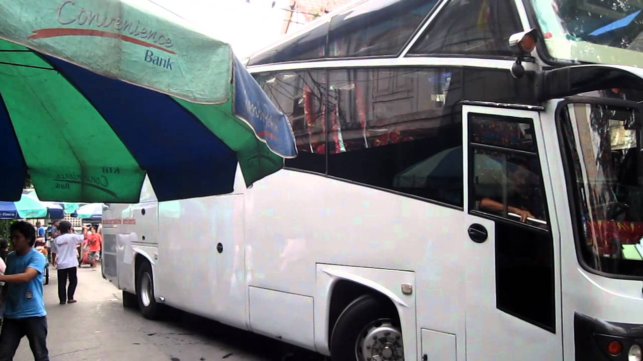 How to back up a BIG Bus! - YouTube