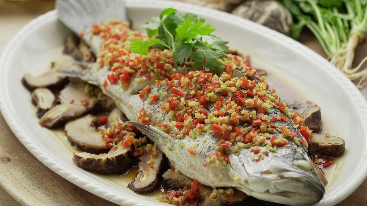 Asian Steamed Fish Recipe with Chilli Ginger - 辣姜蒸鱼 - YouTube