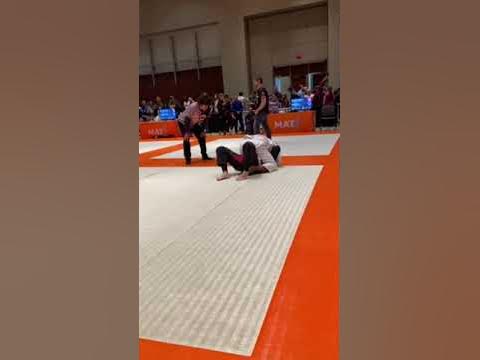 My first bjj tournament. Match 1. - YouTube