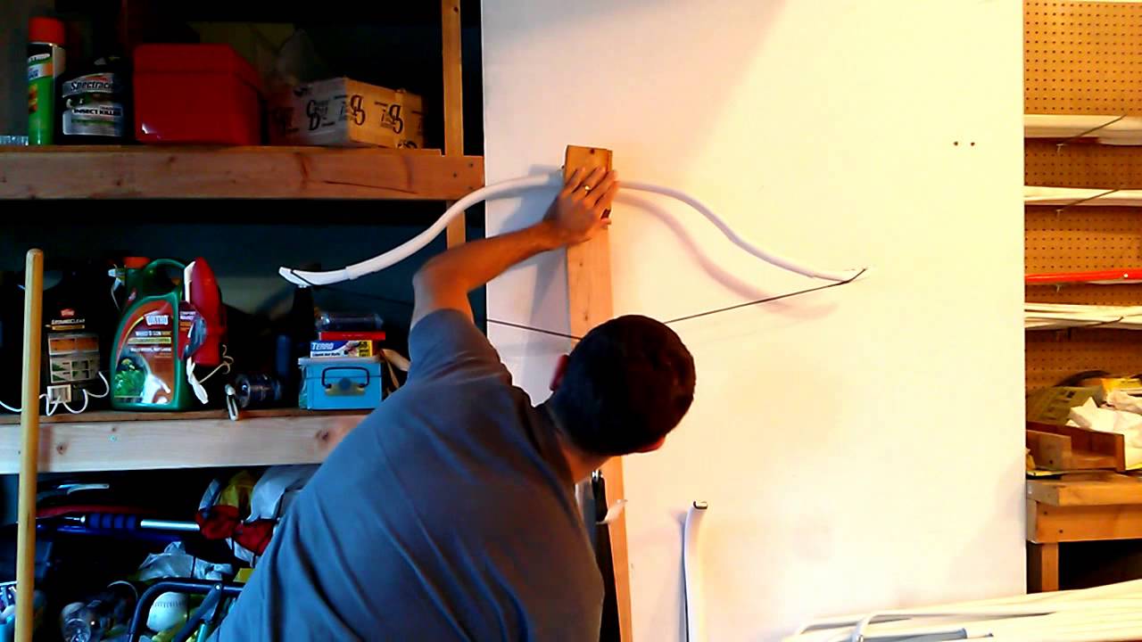 Drawing the Persian Bow on the Tillering Tree - YouTube