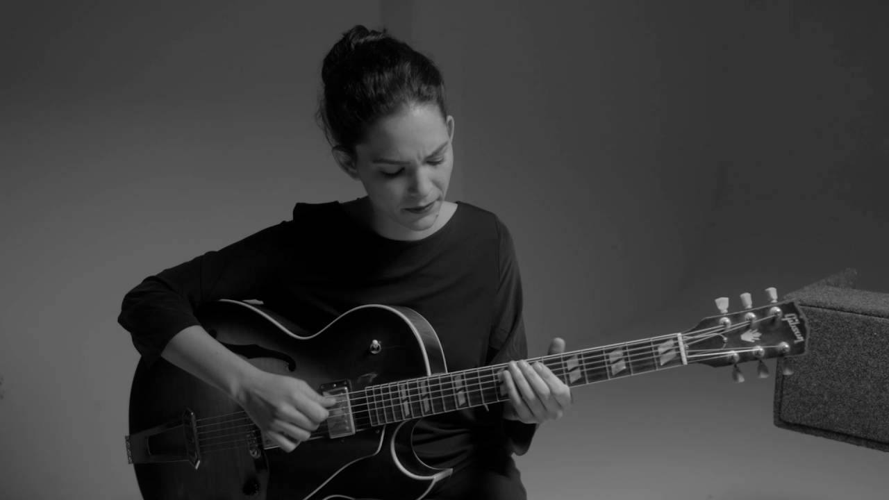 Dida Pelled - A Missing Shade of Blue - YouTube