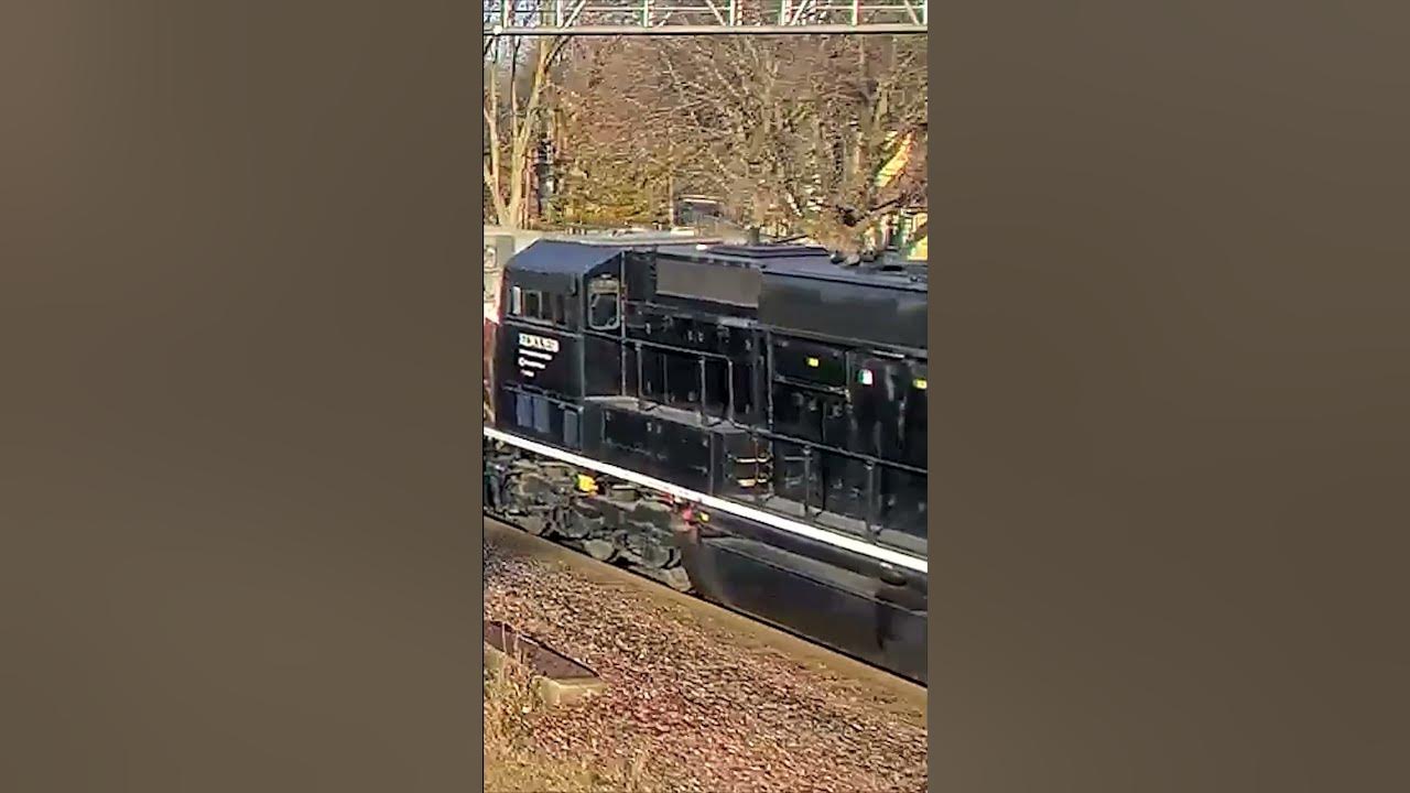 Rochelle, IL KLWX 9530 & 8520 #shorts Knoxville Locomotive Works - YouTube