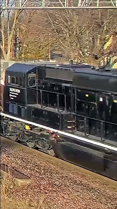 Rochelle, IL KLWX 9530 & 8520 #shorts Knoxville Locomotive Works - YouTube