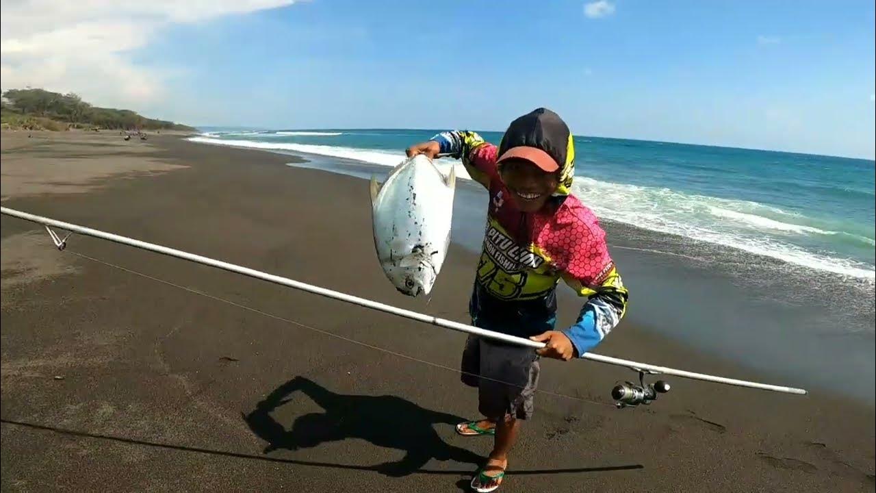 🔴Mancing pinggiran saat ombak halus poll‼️dapat sambaran ikan besar - YouTube