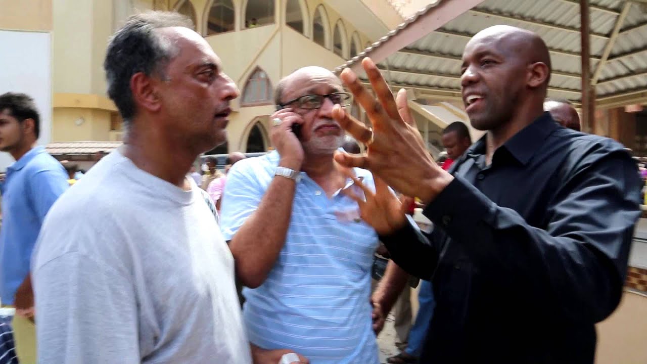 MP JAMES MBATIA GIVES ADVICE AT COLLAPSED DAR ES SALAAM BUILDING - YouTube