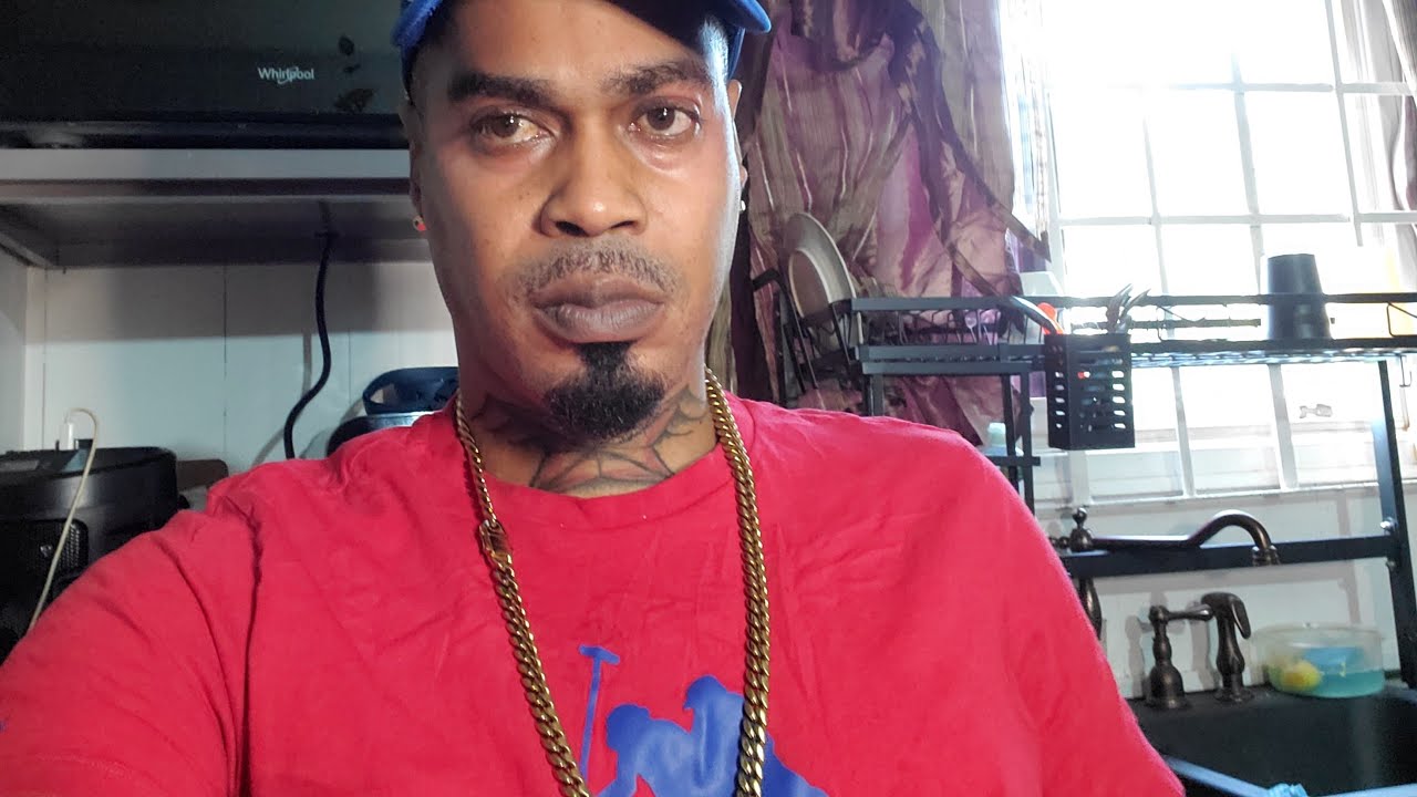 He Got Deported Coming Back From Jamaica mad ppl checkin - YouTube