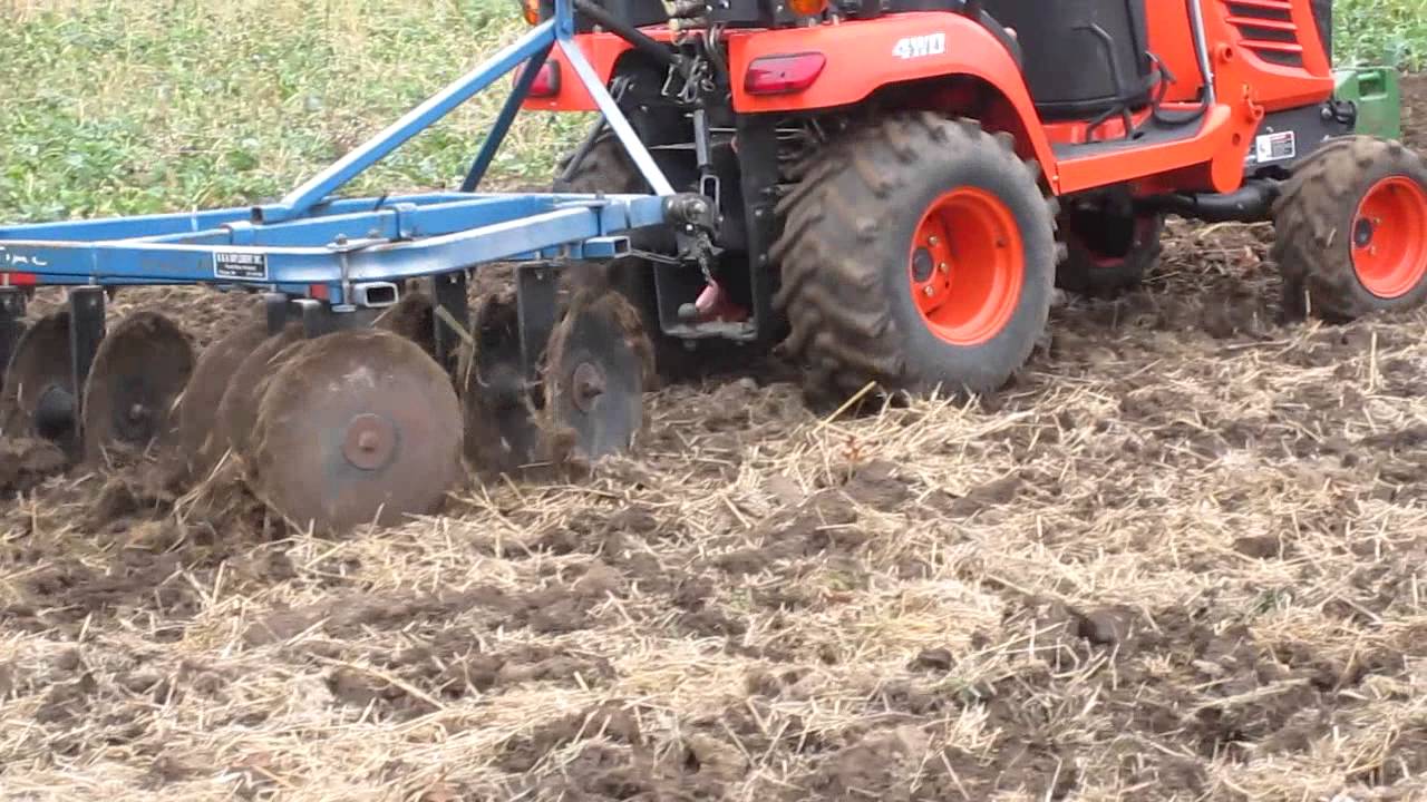 kubota discing 002.MOV - YouTube