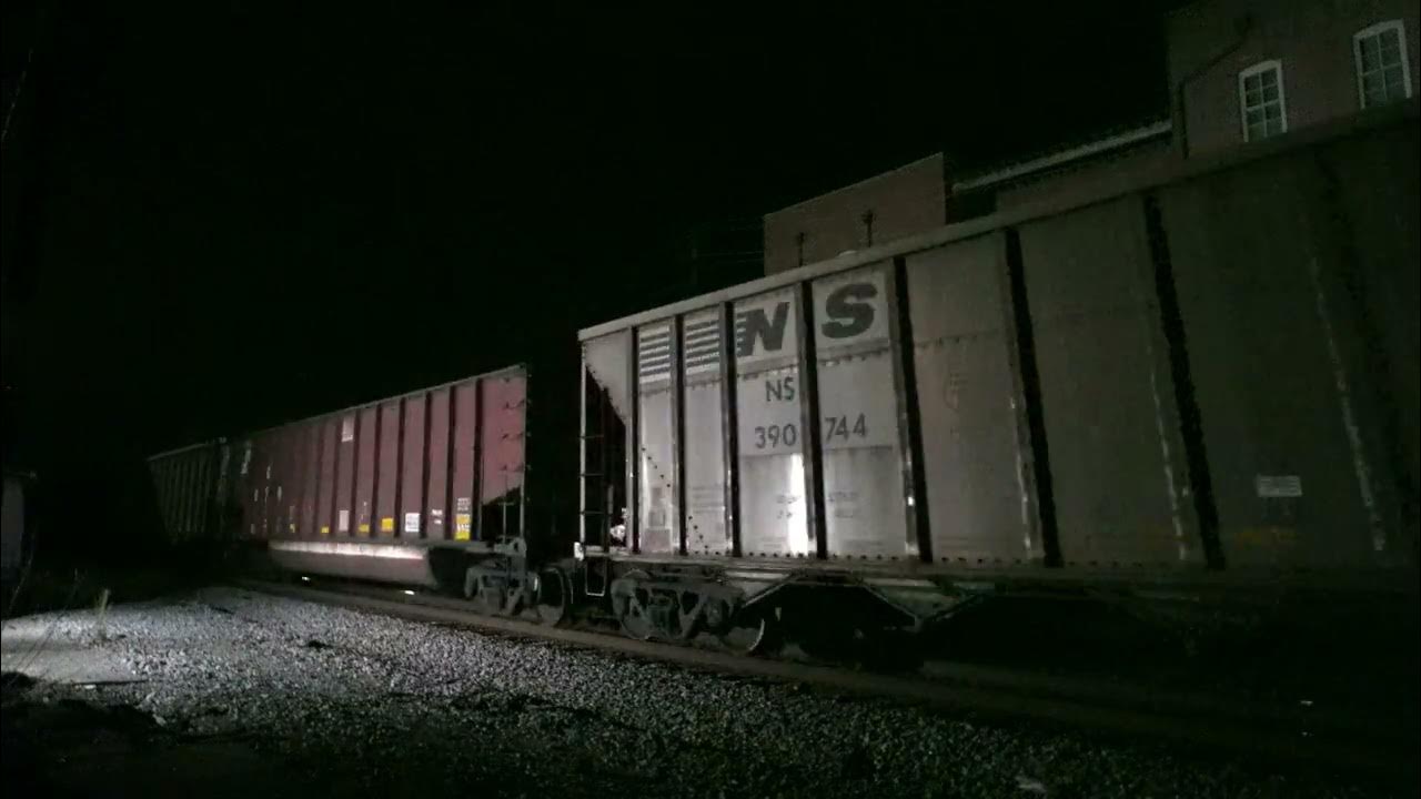 Amtrak 93 meets NS 821 - YouTube