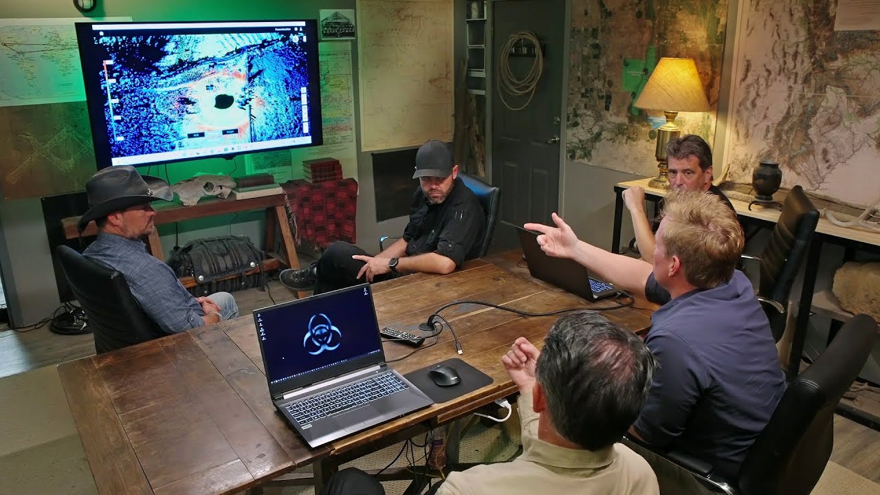 Traversable Lorentzian Wormhole Above The Triangle | The Secret of ...