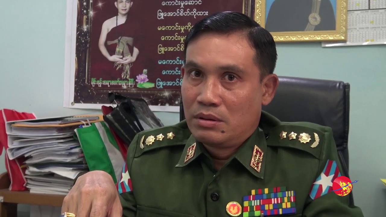 KNU/KNLA (PC) တပ်ဖွဲ့ကားပေါ်မှ မွန်ပြည်နယ်အစိုးရ အဖွဲ့ယာဉ်တံဆိပ်မှာ ...