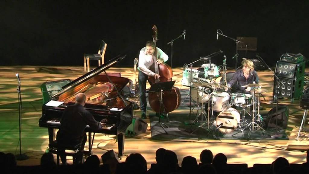 Lars Jansson Trio, To All Four Winds - YouTube