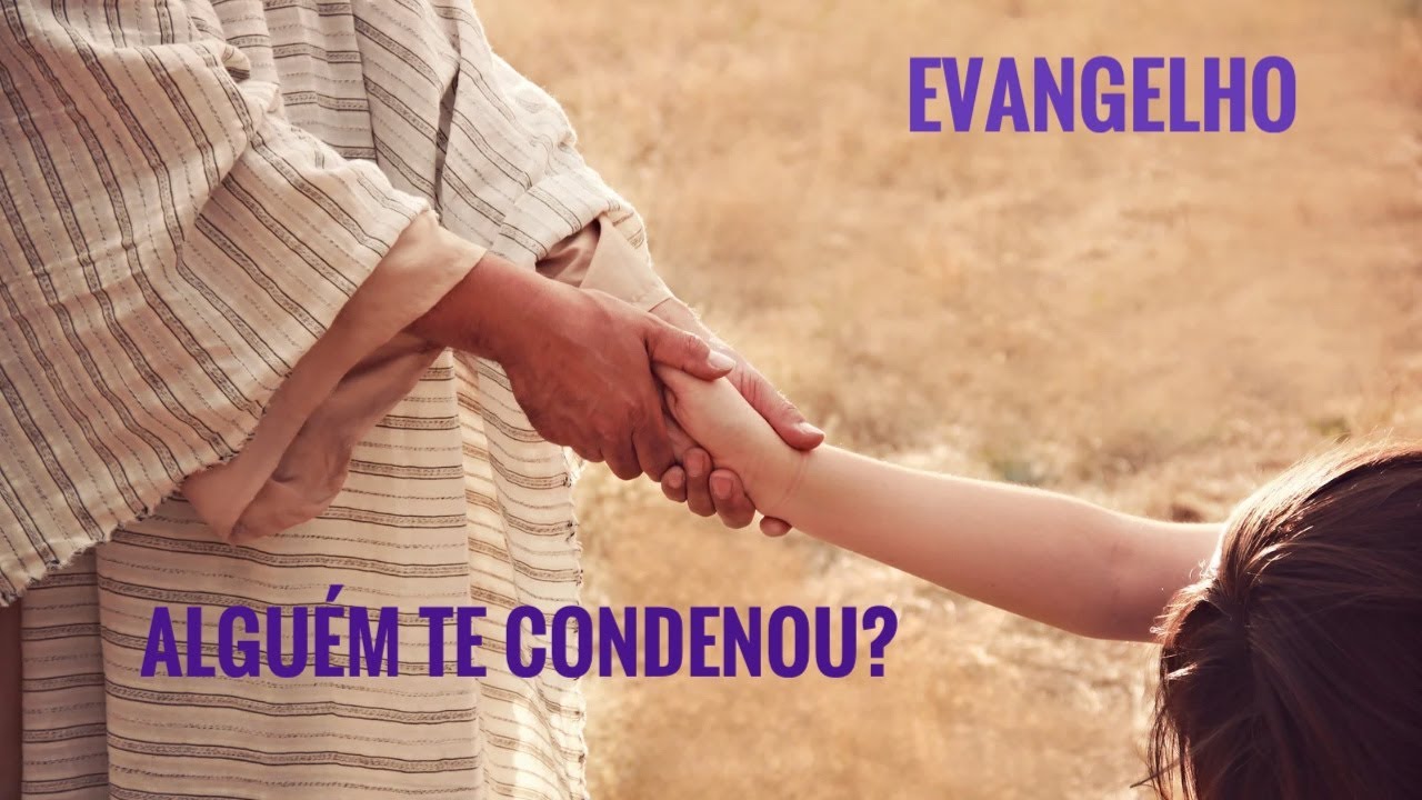 Evangelho dia 18/04/24 Quem Não Tiver Pecado Atire a Primeira Pesra ...