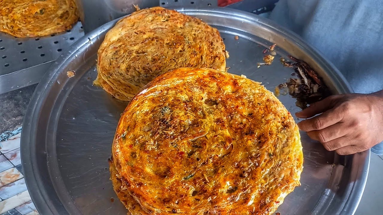 Tandoori Chicken Paratha / karachi Street food / Chicken paratha Recipe ...