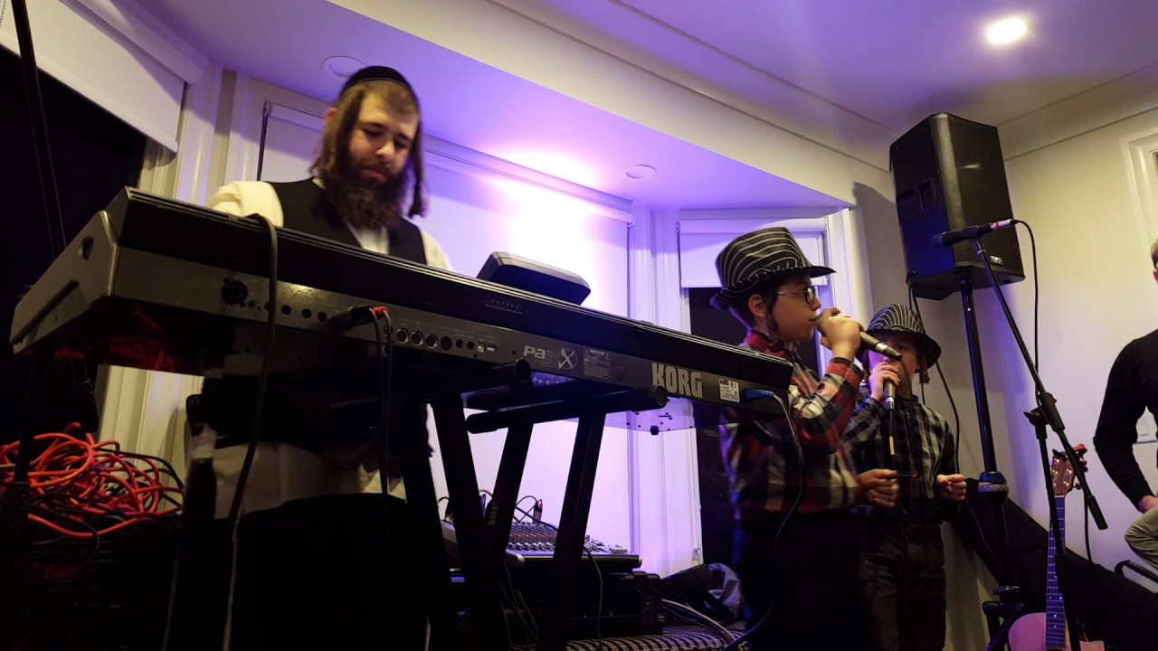 Child soloist ~ "Avrum Chaim Green" ~" Shimmy Weberman"~ Preforming At ...