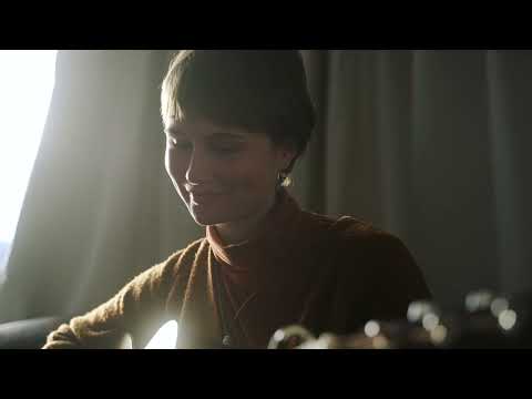 Isabel Rumble - Life Carries Me On (Lounge Room Session)