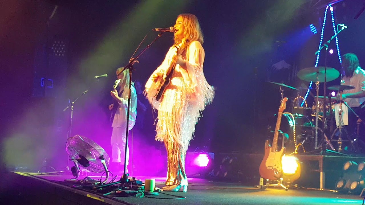 Jack River performing "Confess" live at The Metro on 28 September 2018 ...