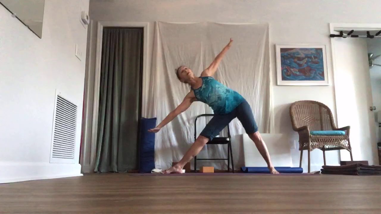 Yoga with Paula #8 - YouTube