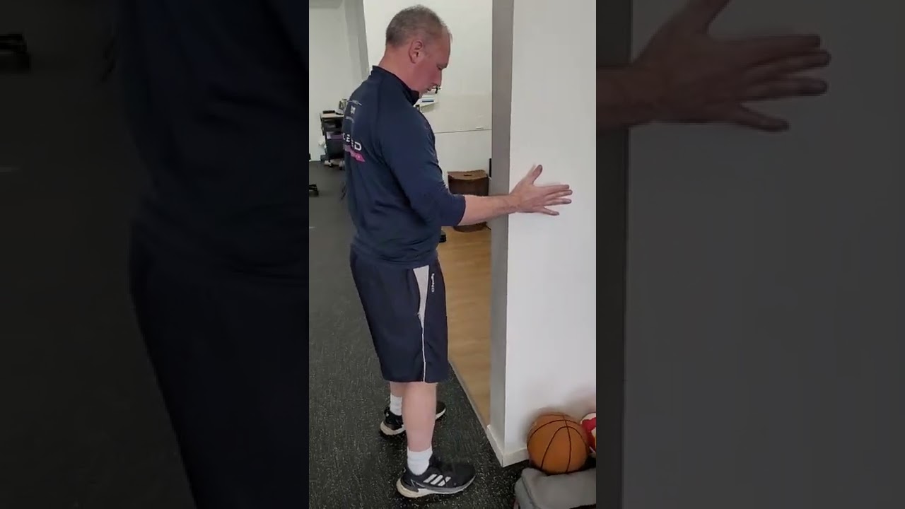 Isometric Shoulder Internal/External Rotation (Frontal Plane) - YouTube