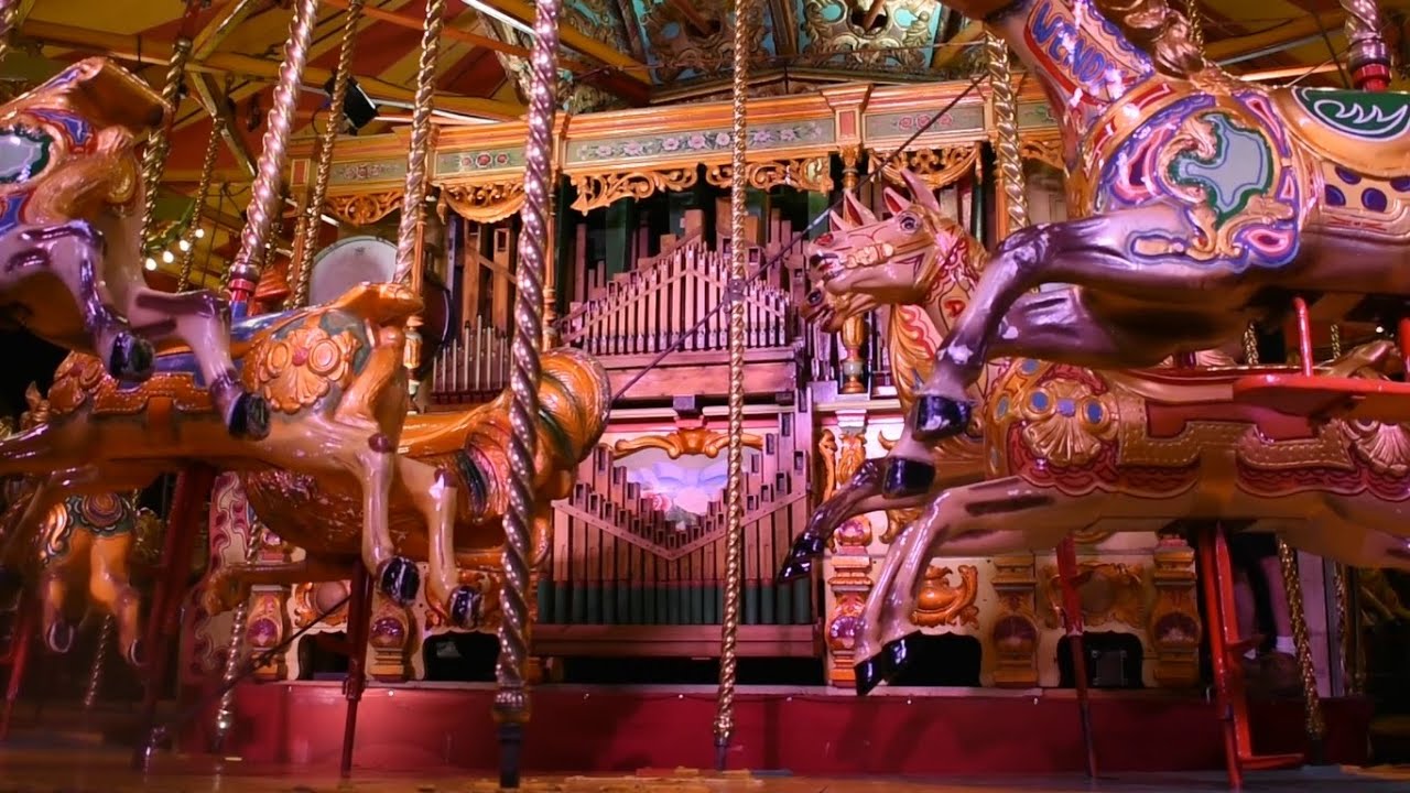 89 key Gavioli fairground organ & Gallopers - Thursford Steam Gala 2022 ...