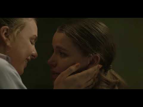 Teenage girls first kiss - Teenage Bounty Hunters