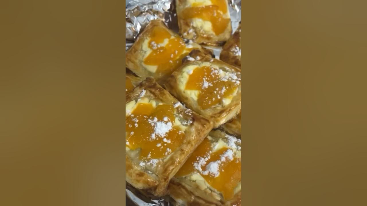 Слойки с персиком и сыром на слоеном тесте.#кчаю#слойка ##простойрецепт ...