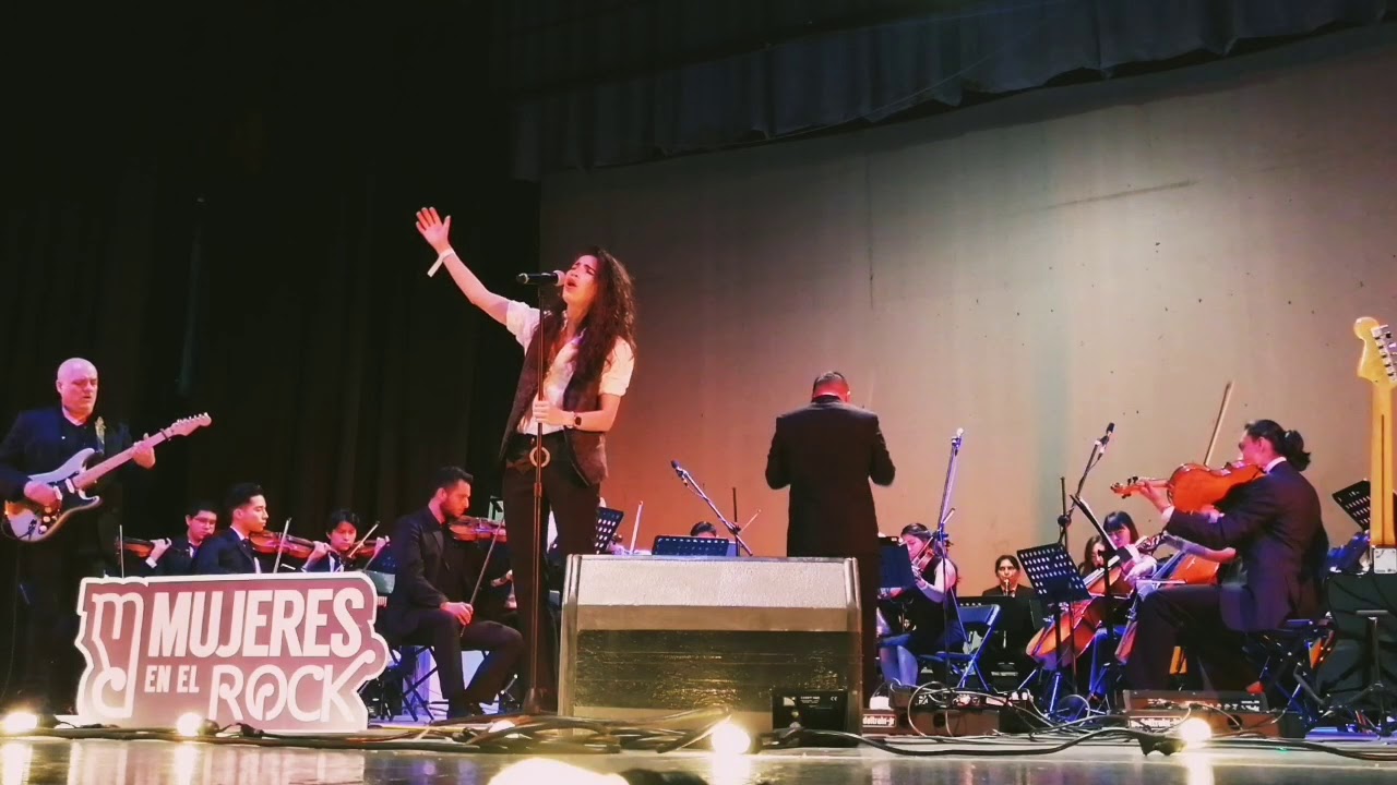 Mujeres en el rock 2019- Sofi Mayen (gran sur) "valórame" - YouTube