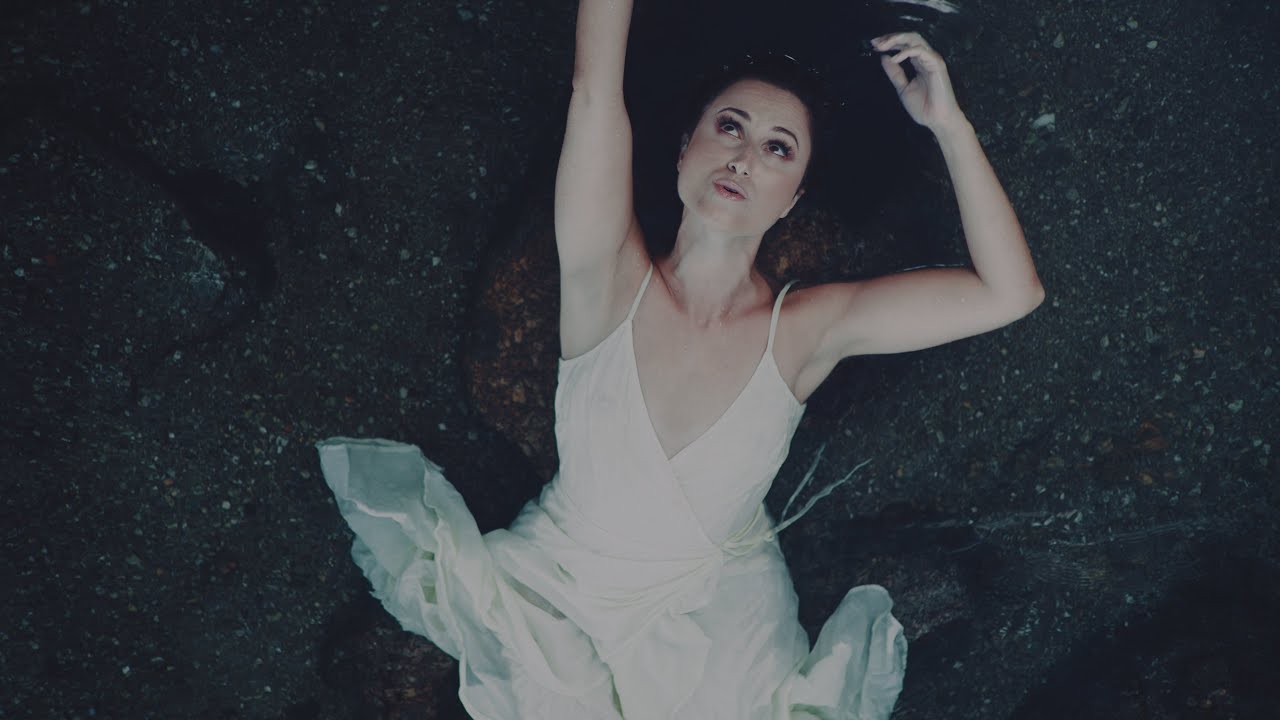 Maria Mendes | Close to Me - E Se Não For Fado [Official Music Video ...