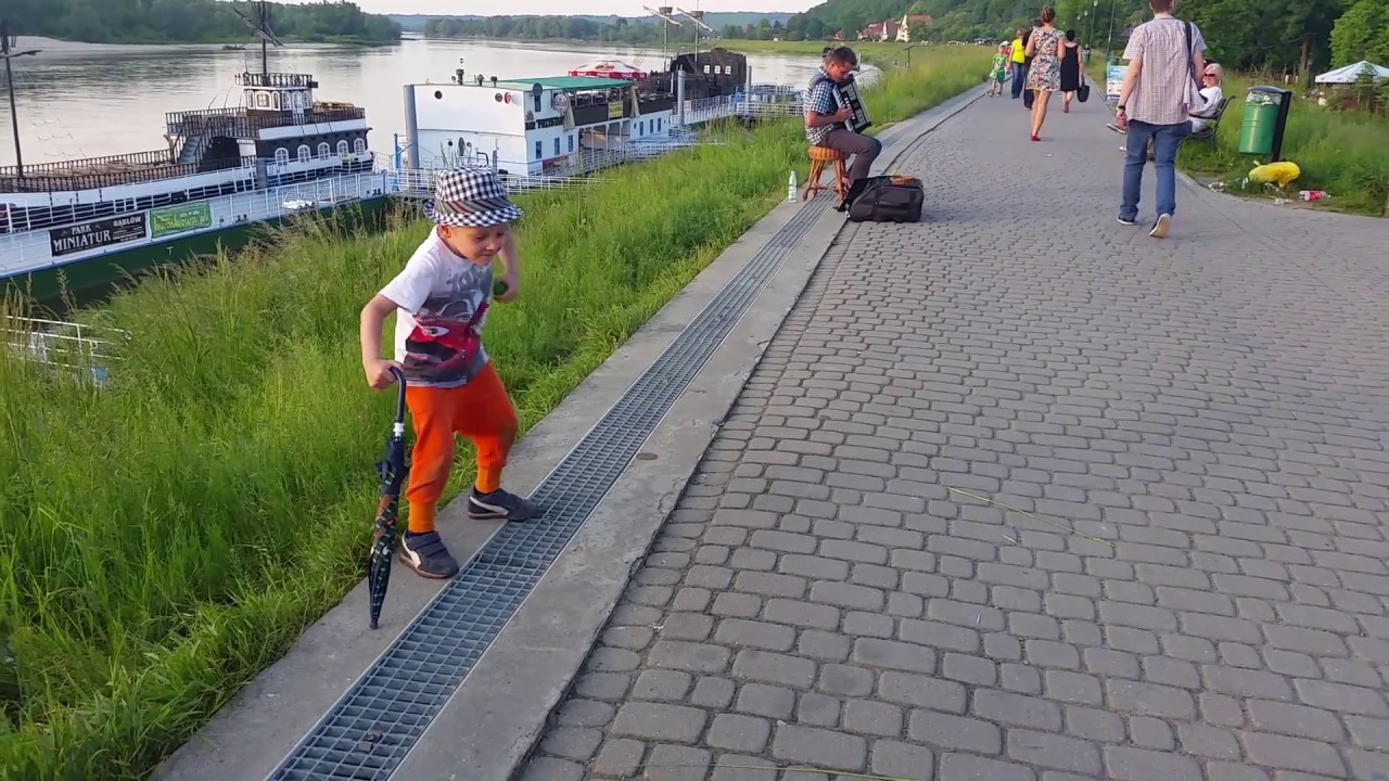 Marcel dancing in Kazimierz Dolny. 05.2016 - YouTube