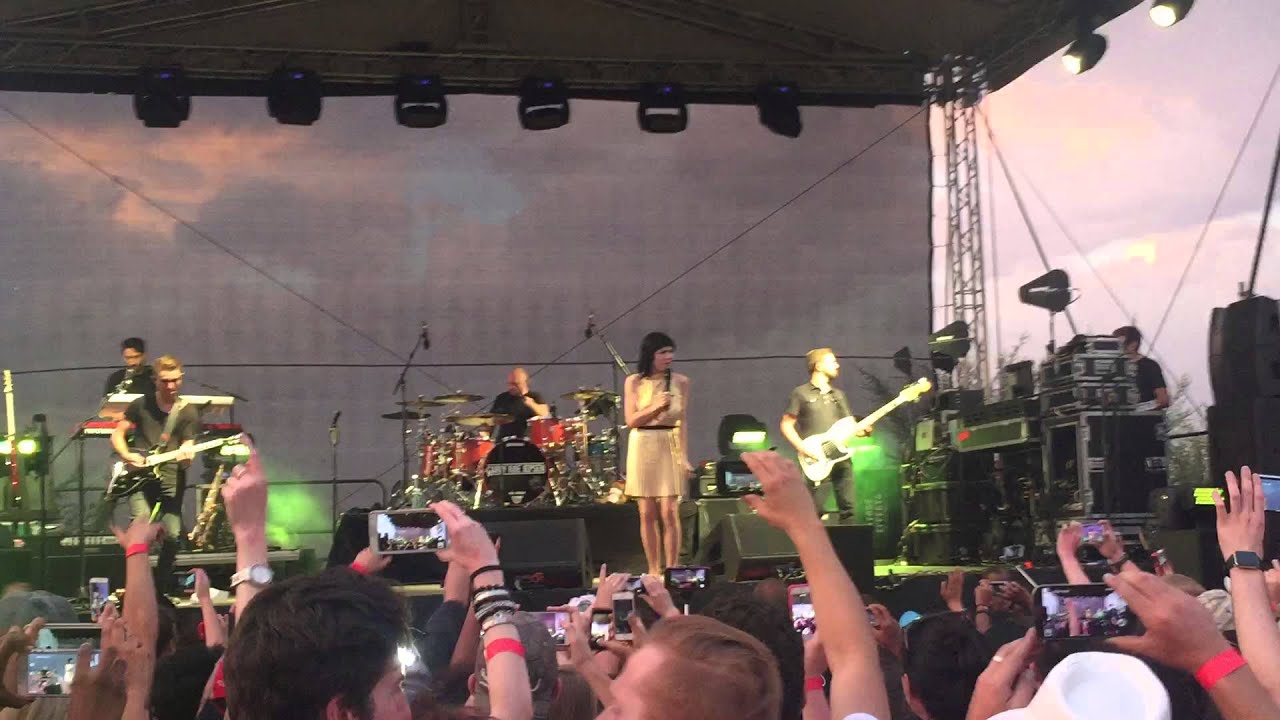 Carly Rae Jepsen - Call Me Maybe (Live in Pretoria) - YouTube