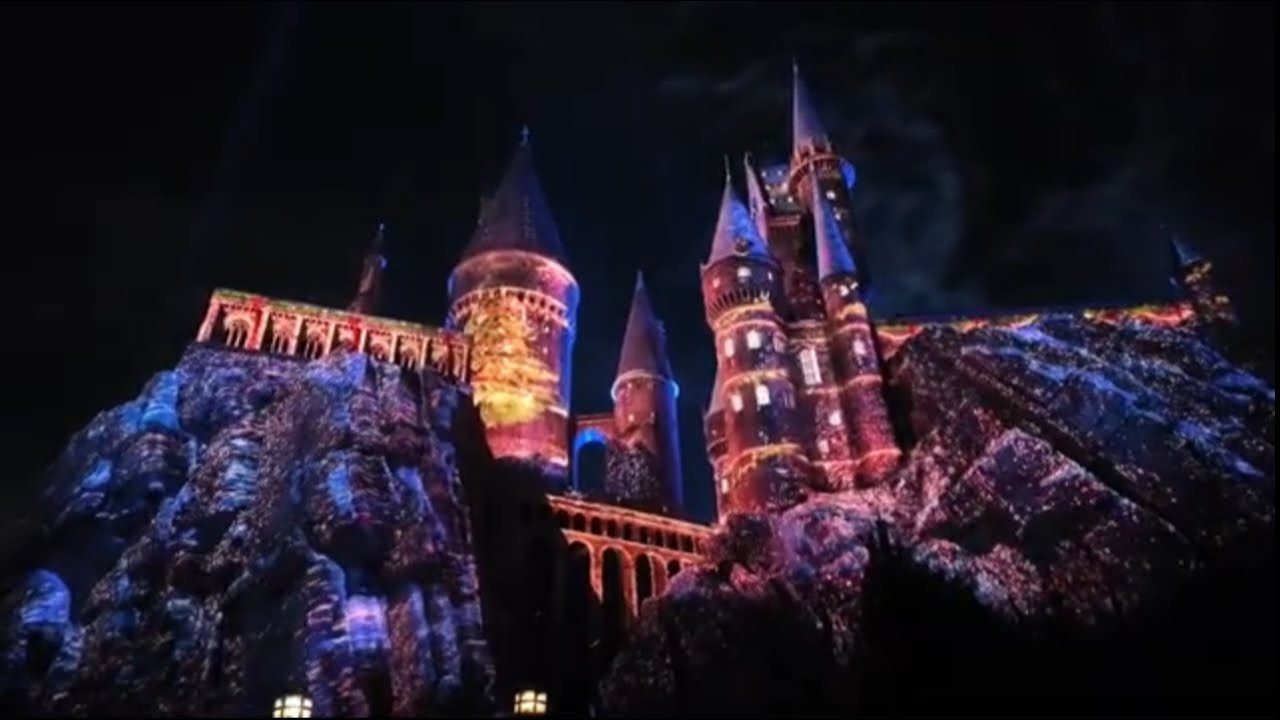 [4K] Hogwarts Castle Glowing with Magical Lights | Universal Studios ...