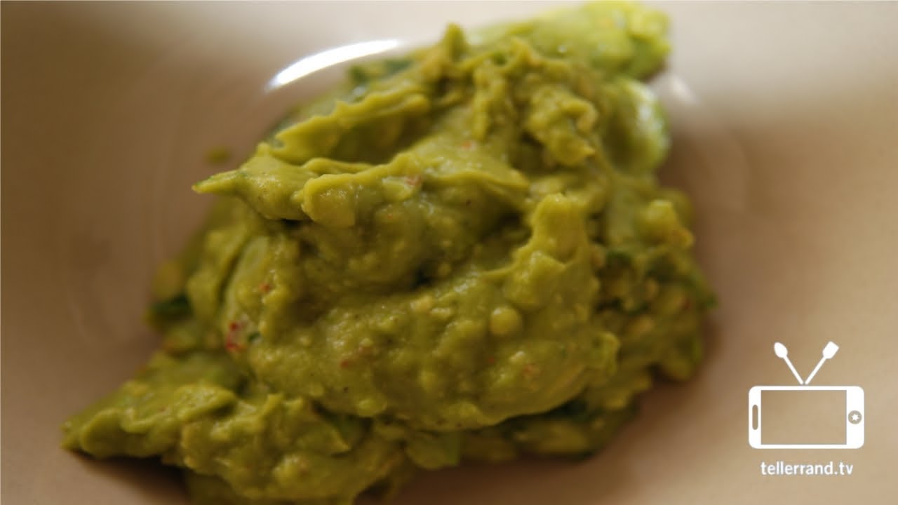 let´s make : Guacamole / Raw-Food recipe / mole / mexican sauce - YouTube