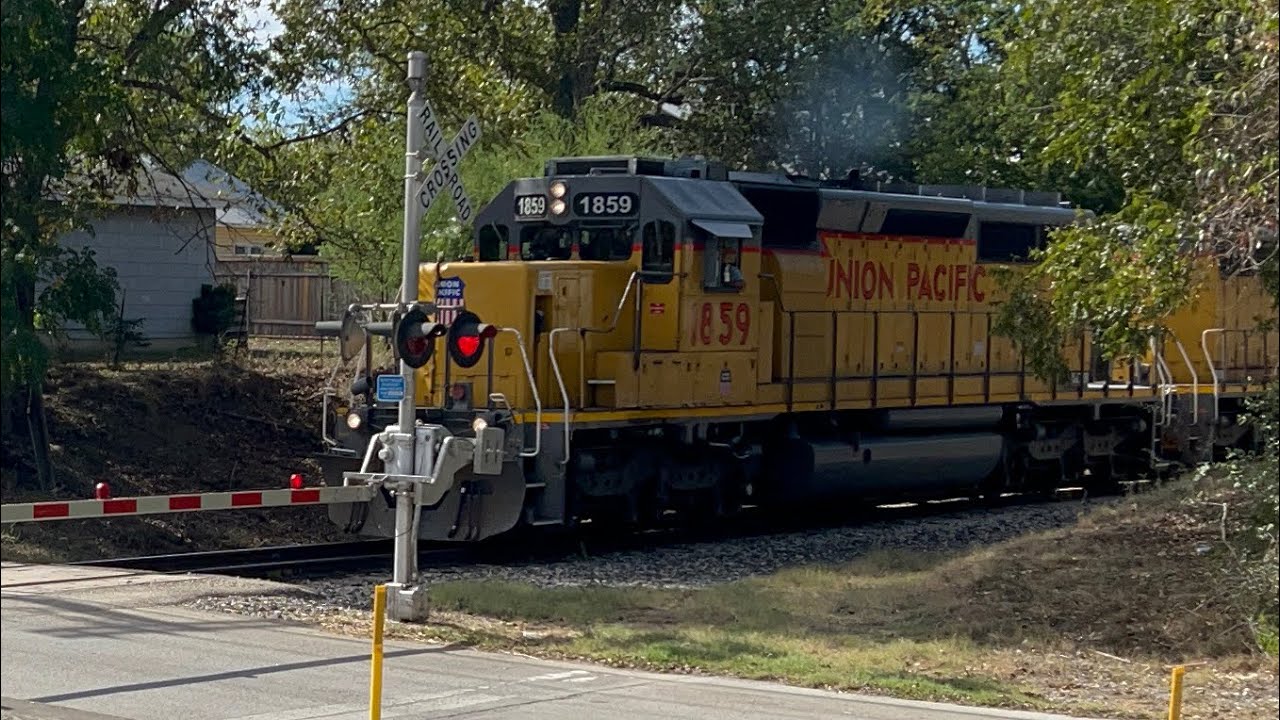 Union Pacific with 2 engines going to the Yard . - YouTube