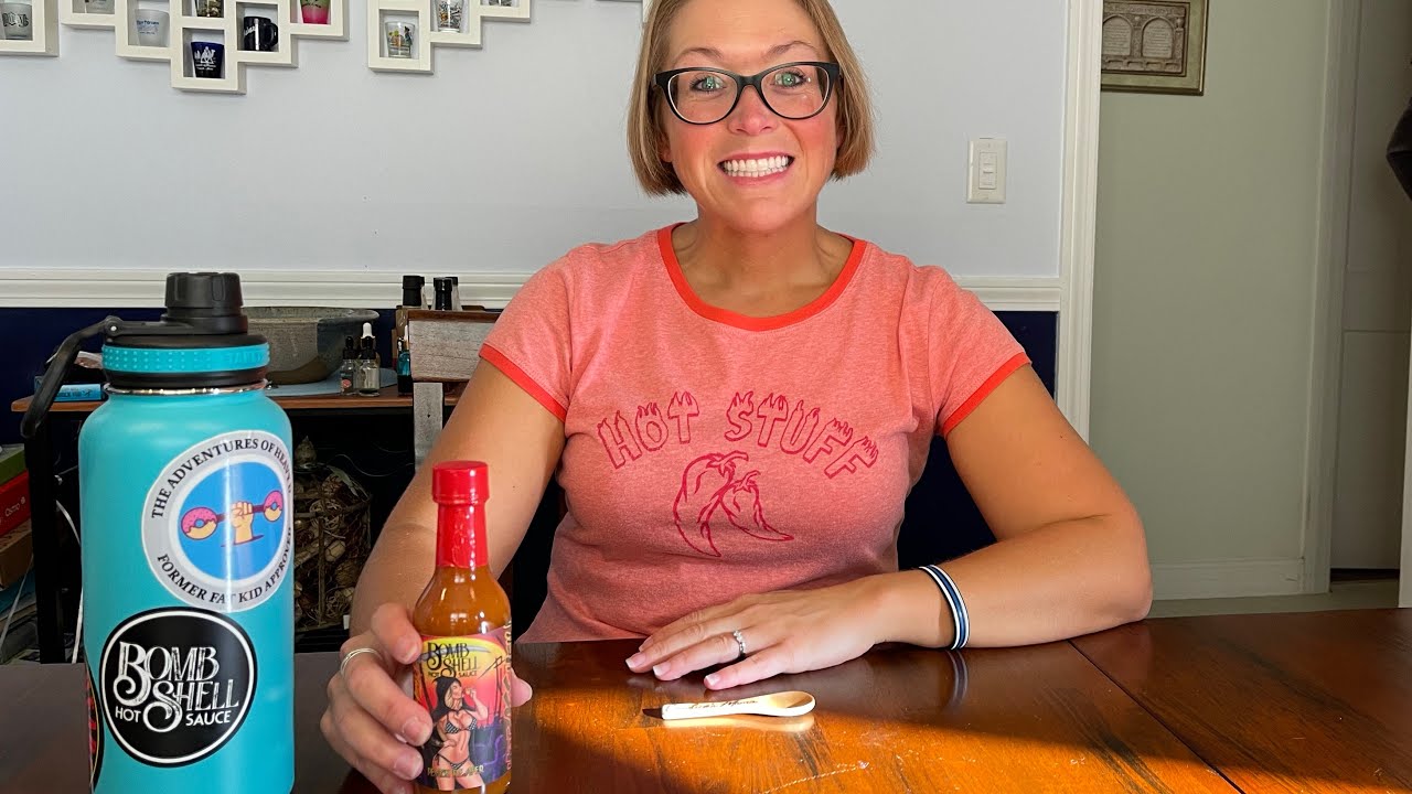 🍑 BombShell Hot Sauce - Peach Reaper - Saucy Saturday Review! - YouTube