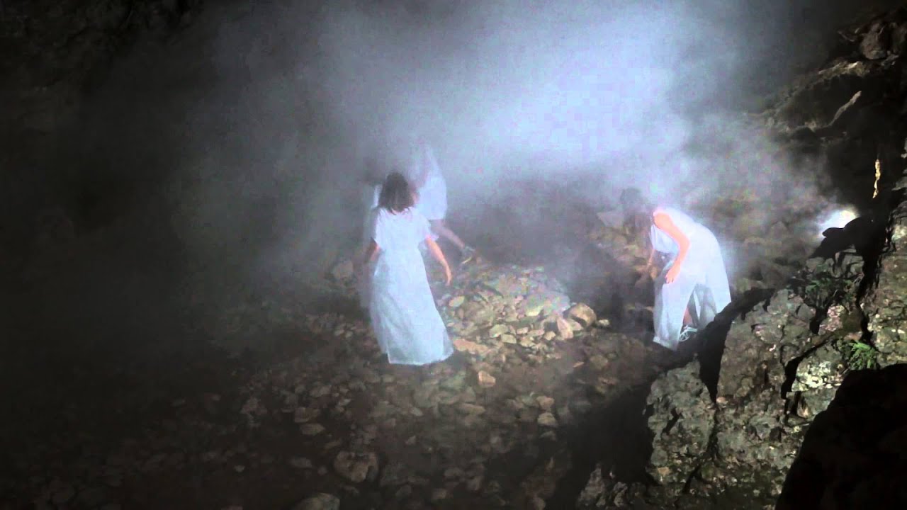 Anguane al Buso della Rana - YouTube