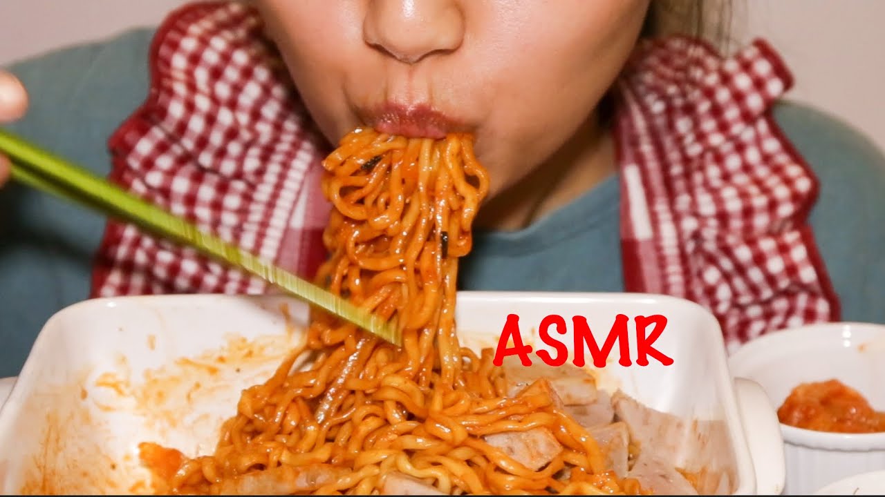 ASMR SPICY KOREAN CHEESE RAMEN - APRON GIRL ASMR - YouTube