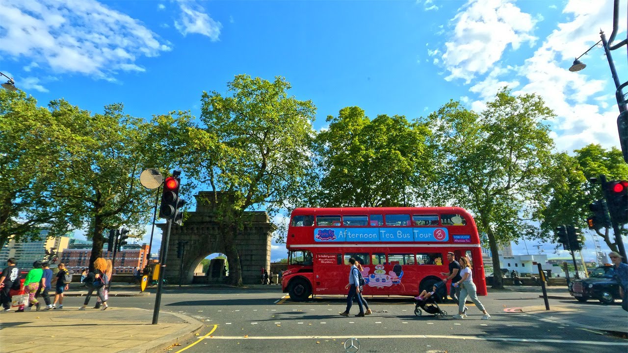 Sunny London Escapade: A Travel Vlog You Can't Miss! [4K UHD] - YouTube