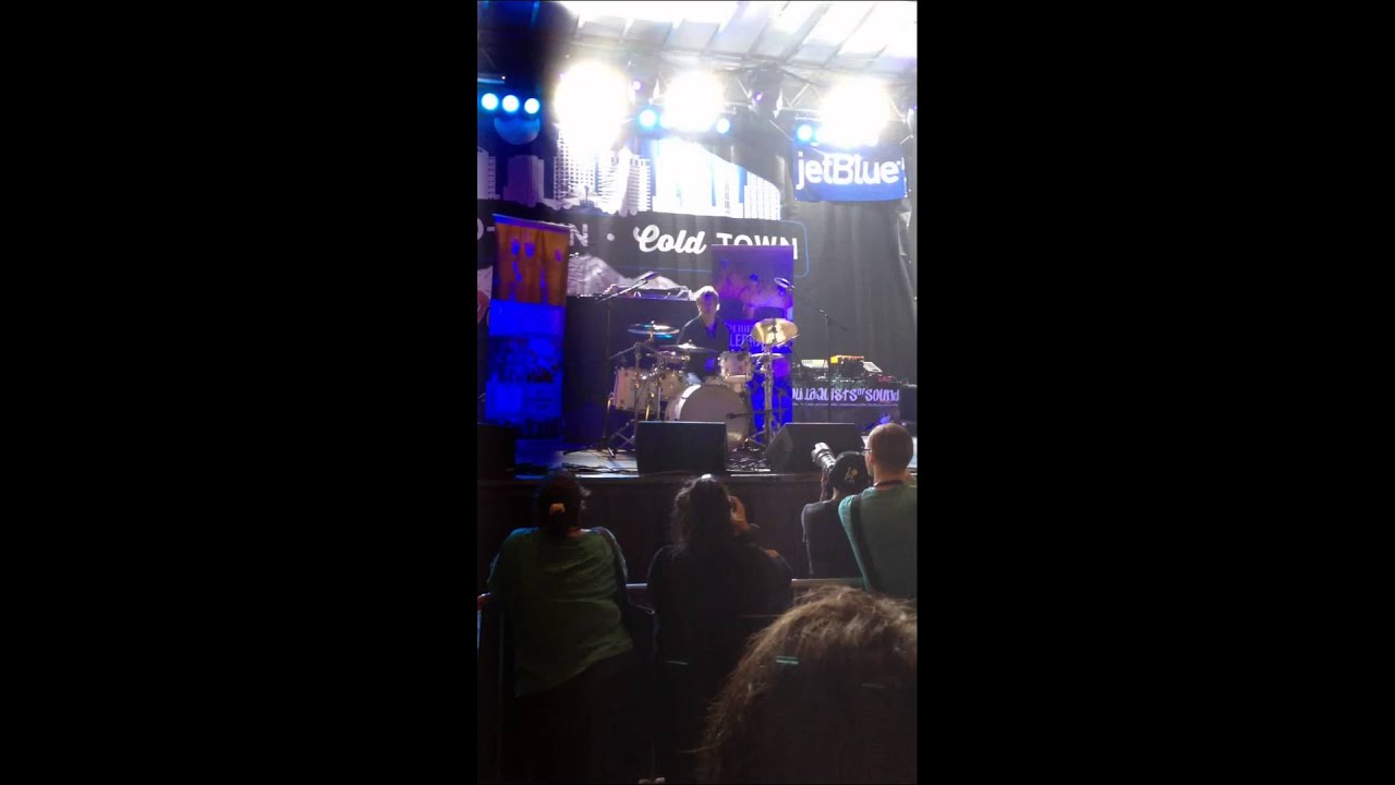 Chris Carbonaro @ the Blue Man Group 2014 DrumOff Finals - YouTube
