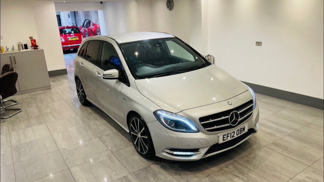 Mercedes B180 2012 - YouTube