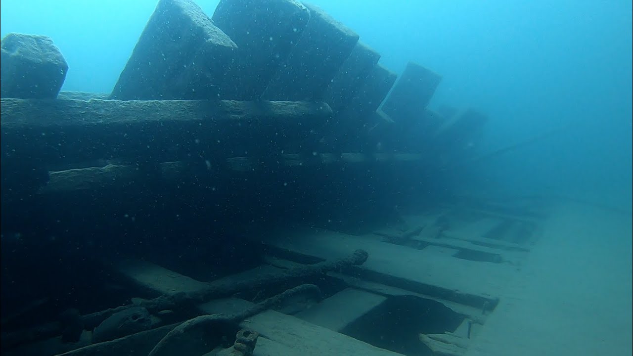Scuba diving Hesper shipwreck, Lake Superior - YouTube