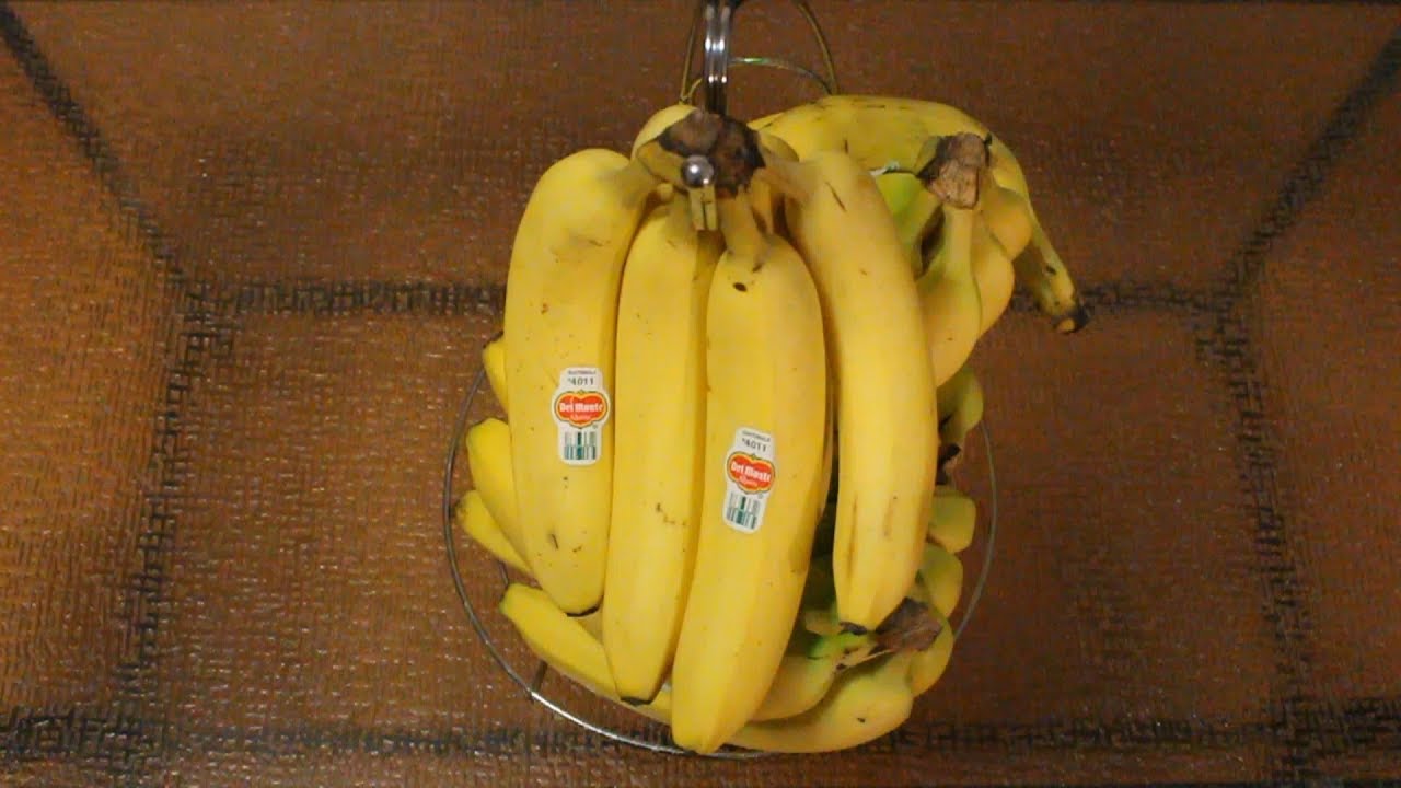 craziest banana and fruit stand review, completely random reviews - YouTube