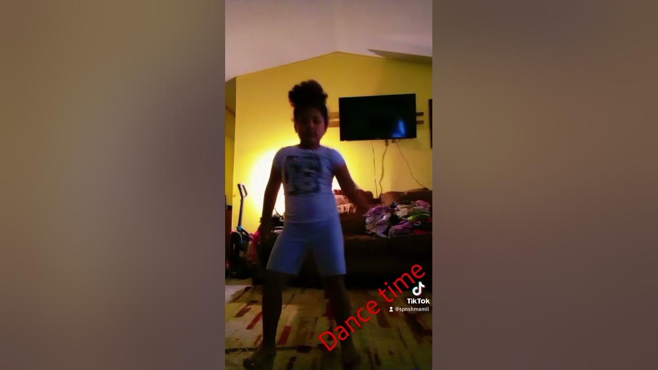 riri and her dance moves - YouTube
