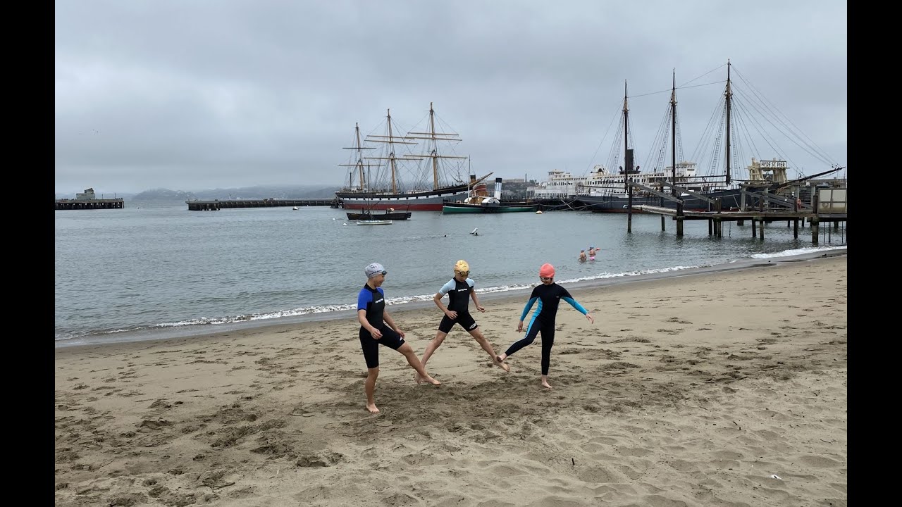 Cold swim in SF bay - YouTube