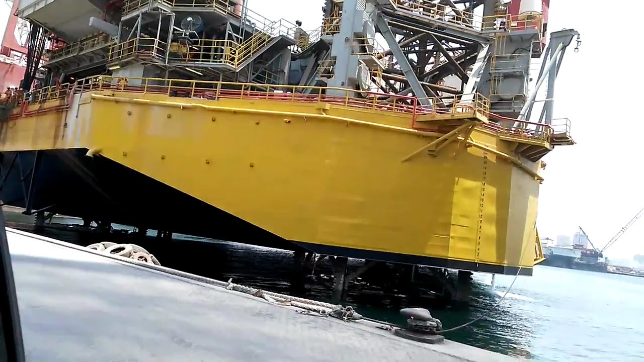 Drilling Rig Perro Negro 2 & Perro Negro 3 at Sharjah Port - YouTube