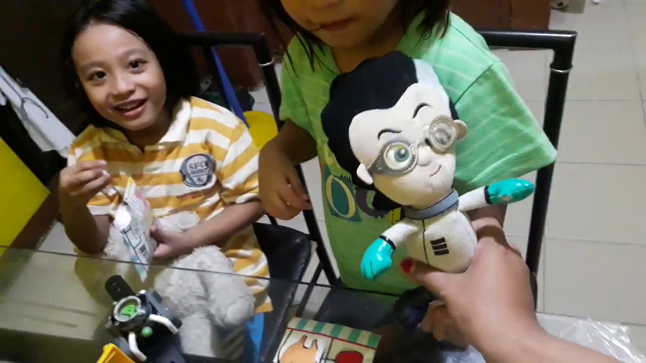 Ben 10 lollipop//cotton candy review - YouTube