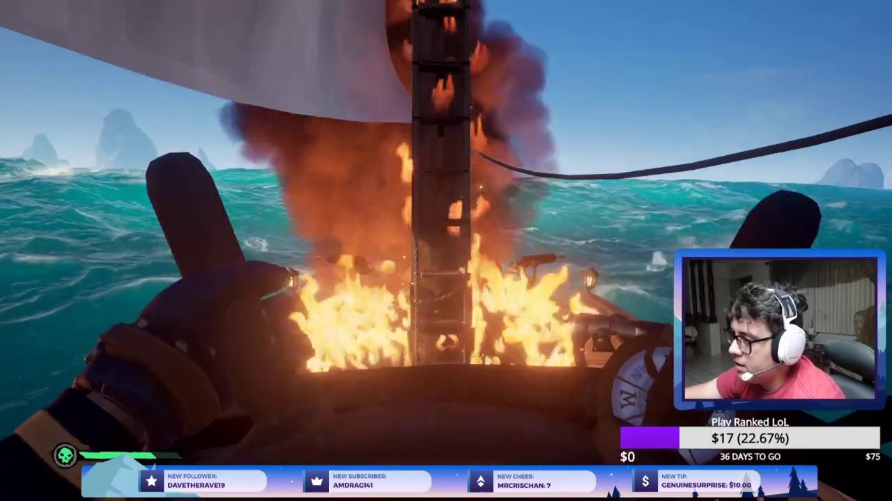 Surprising people with flaming ship in Sea of Thieves - YouTube