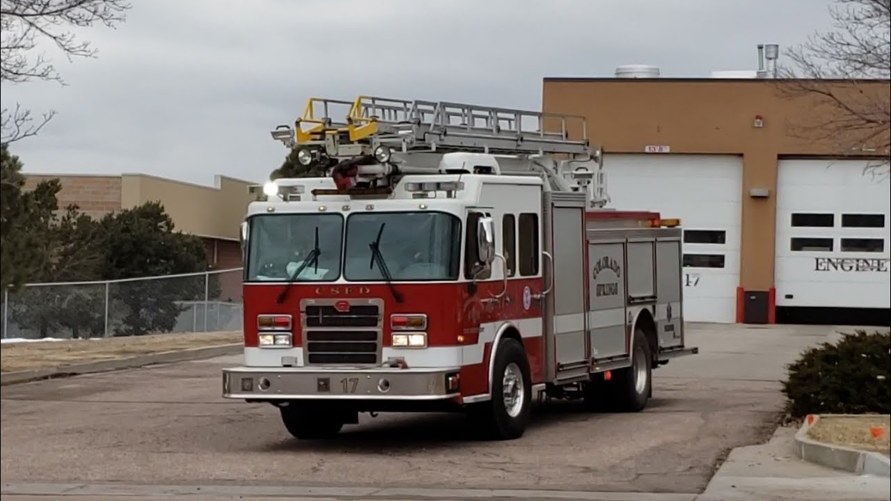 Colorado Springs Fire Engine 17 Responding - YouTube