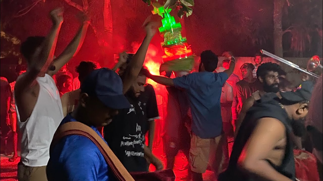 අප රට සුරකින පපරේ....kawadi - YouTube